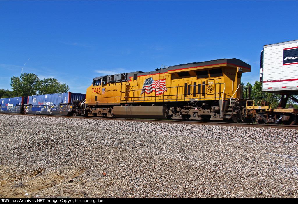 UP 7423 Roster Shot of this Mid train Dpu.